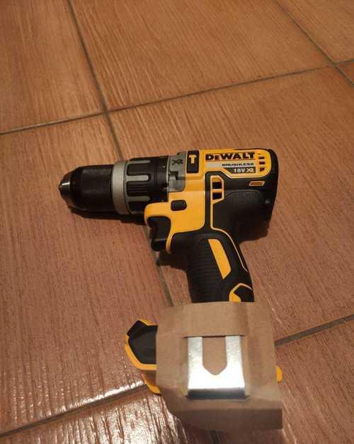 Дрель-шуруповерт DeWalt DCD996P2-QW