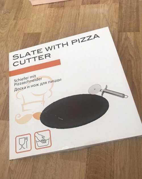 Доска и нож для пиццы