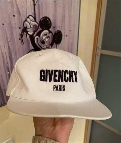 Кепка givenchy