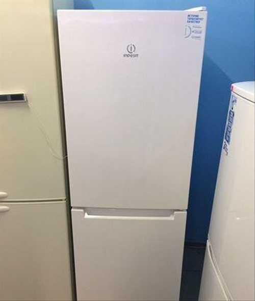 Холодильник Indesit DS316W