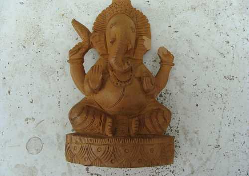 Статуэтка индуистского бога Ганеши