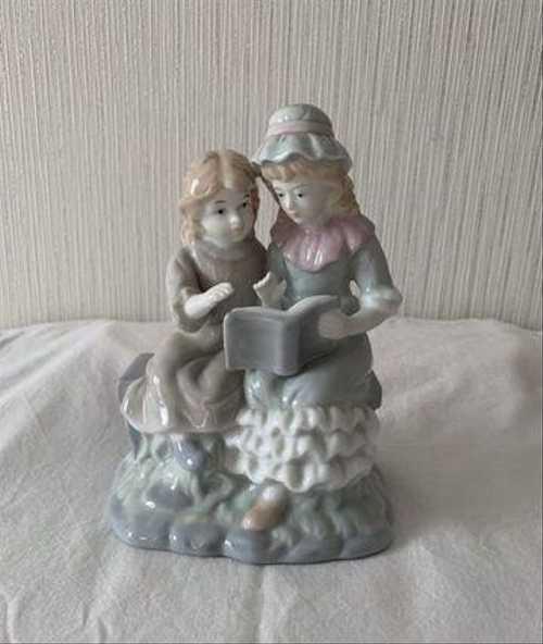 Статуэтка Две девочки с книгой