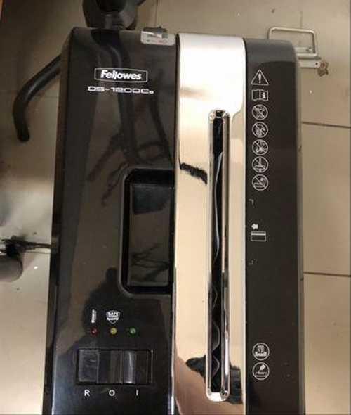 Шредер Уничтожитель бумаг Fellowes DS-1200Cs