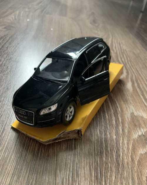 Модель Audi q7