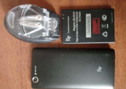 Телефоны FLY IQ4501 EVO Energy 4 и Nokia 520