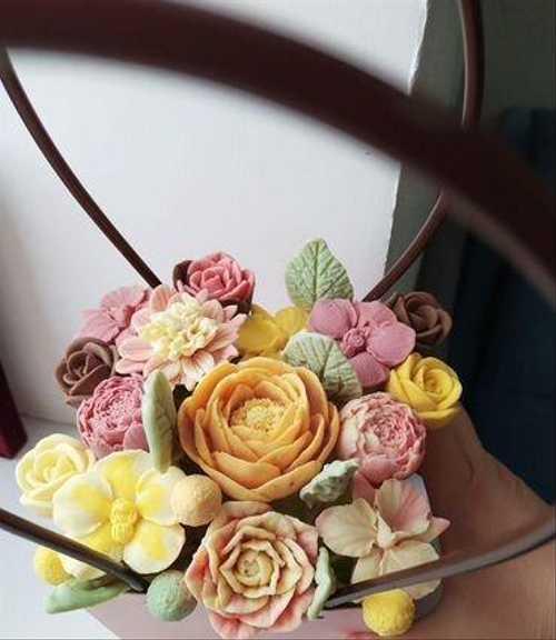 Букеты из шоколадных цветов и конфет