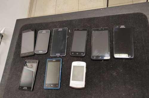Мобильные телефоны бу разные