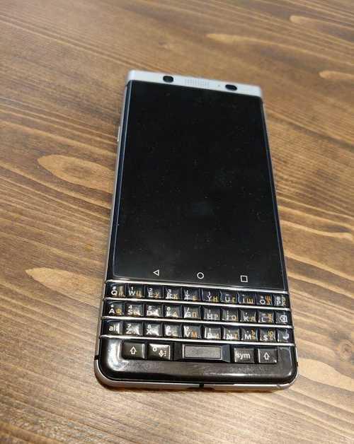 Телефон BlackBerry keyone