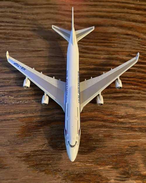 Модель самолёта Herpa 1:400 Boing 747-200