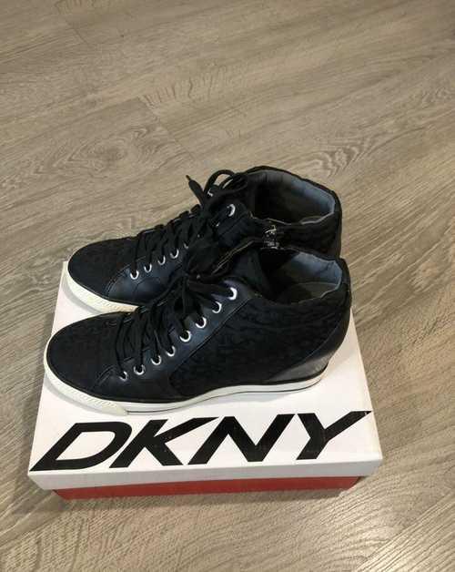 Кроссовки dkny