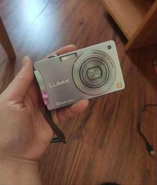 Цифровой фотоаппарат Lumix