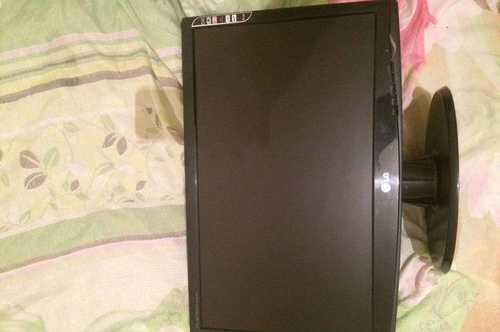 LG flatron w2243s
