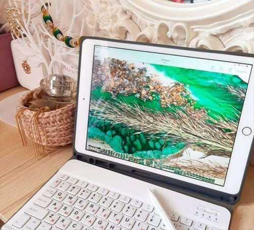 10.2" Планшет Apple iPad 2019 32 гб LTE золотистый