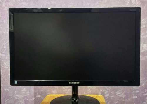 Монитор Samsung 24" S24C350L