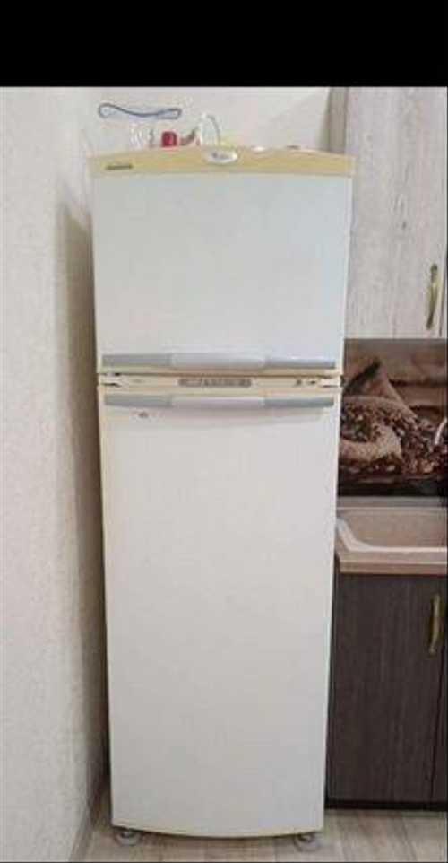 Холодильник whirlpool б/у