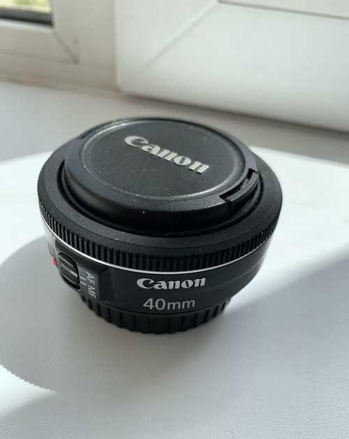 Объектив Canon EF 40mm