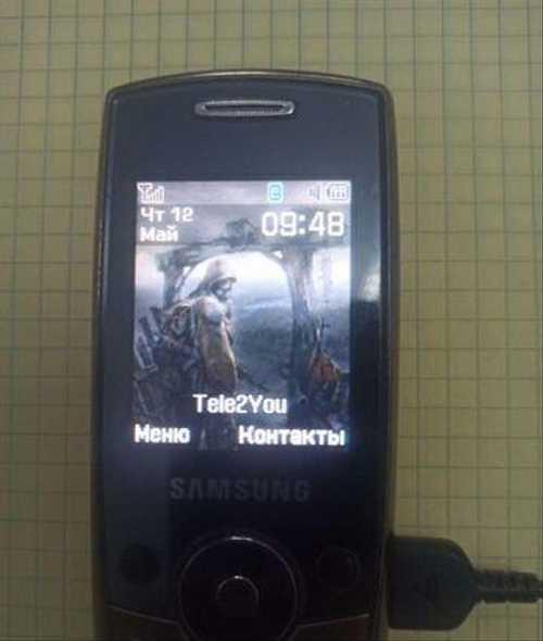 Мобильный телефон-слайдер Samsung