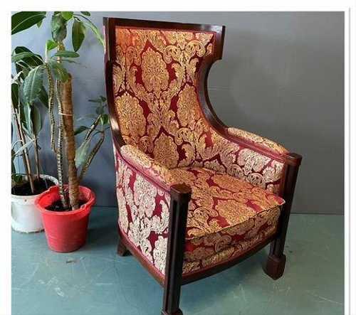 Кресло старинное антикварное каминное