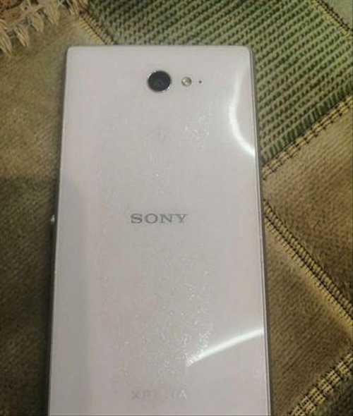 Телефон Sony Xperia D2303