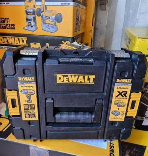 Аккумуляторный гайковерт DeWalt DCF899P2 950 Нм