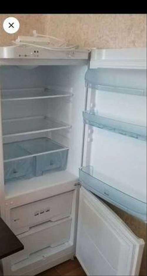 Холодильник бу малогабаритный, двухкамерный