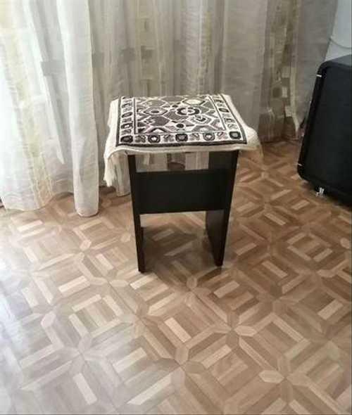 Табурет деревянный