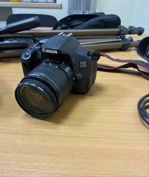 Зеркальный фотоаппарат Canon 650d