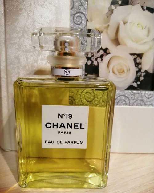 Chanel N19