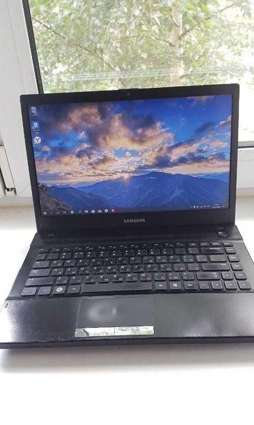 Ноутбук Samsung 300V4A-A06 14"диагональ