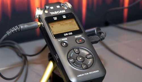 Диктофон Tascam DR-05