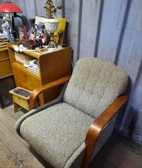 Кресло для отдыха ретро