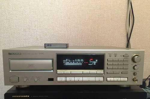 Pioneer DAT D-50