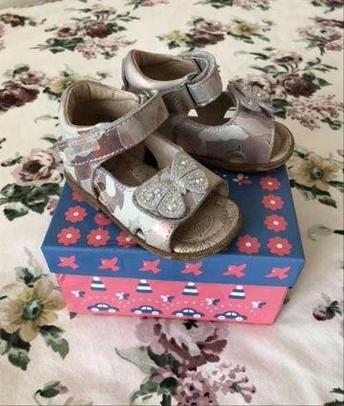 Сандали, р.19