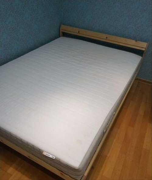 Кровать Икея с пружинным матрасом