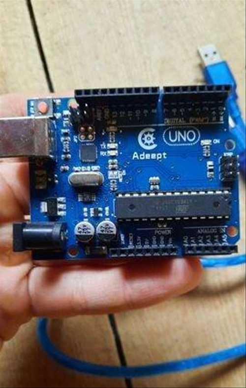 Arduino - макетная плата, с проводом