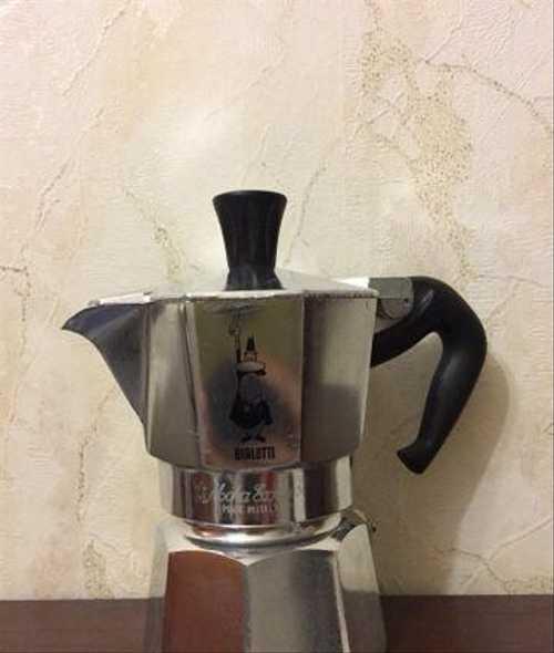 Гейзерная кофеварка Bialetti Moka Express