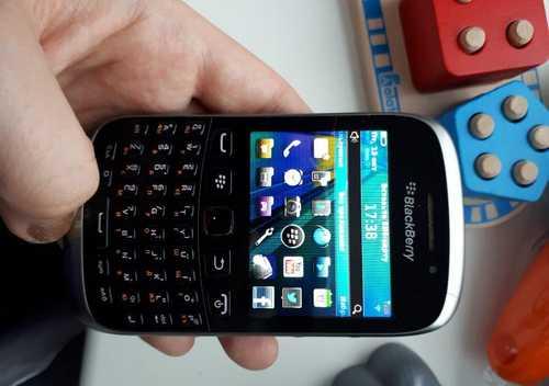 Телефон BlackBerry Curve 9320