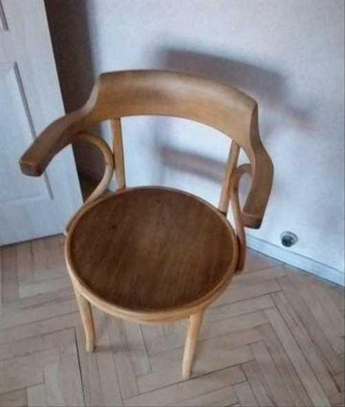 Старинное кабинетное кресло Тонет