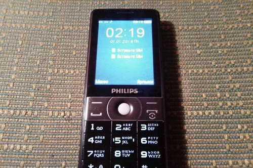 Мобильный телефон Philips Xenium E570
