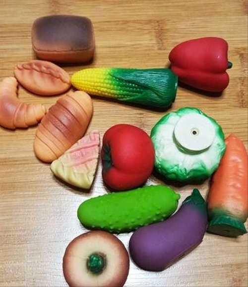 Игрушки овощи и боулинг