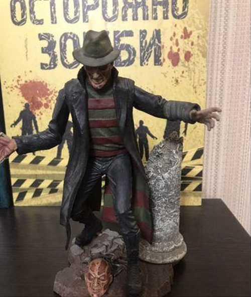 Настольная фигурка Neca Freddy Krueger