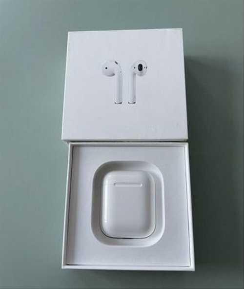 Блок и один наушник(левый) airpods 1 поколение