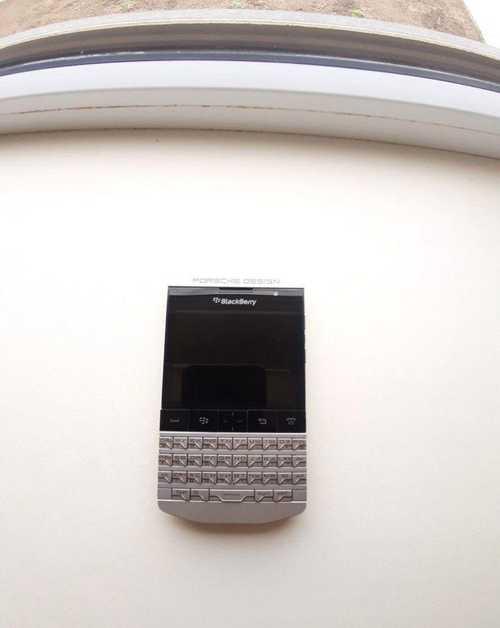 Телефон BlackBerry Porsche design p'9981