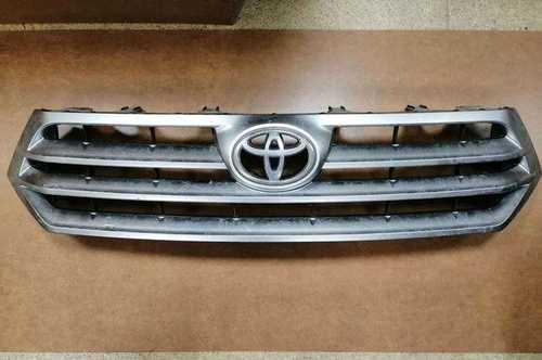 Продам решётку радиатора Toyota highlander 2010-20