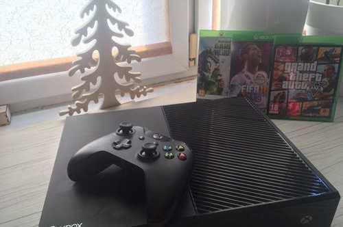 Xbox One + GTA V, minecraft, fifa18, Plants vs Zom