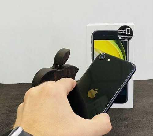 Apple iPhone SE2020 64 черный
