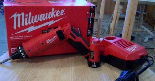 Аккумуляторная отвертка milwaukee M4 2101-22 D-202