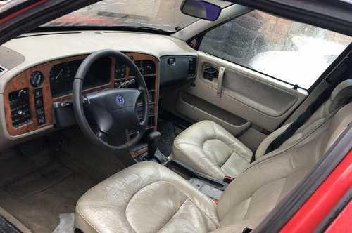 Светлый салон Saab 9000