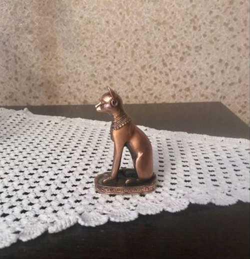 Бронзовая статуэтка кошка из Египта