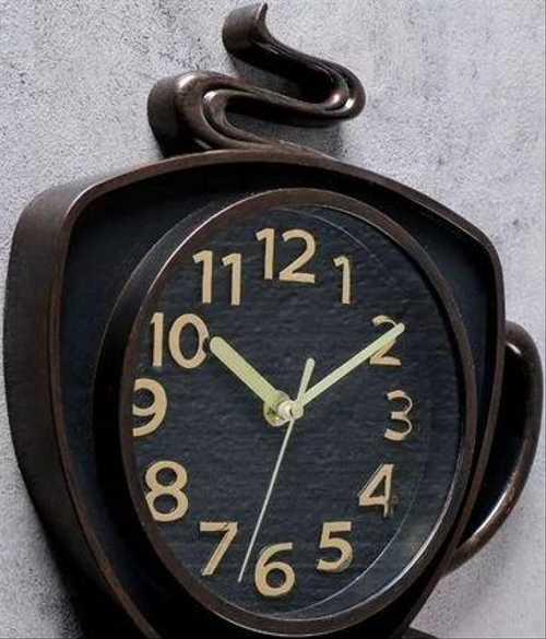 Часы настенные "Кофейная кружка" черные, 26х24 см
